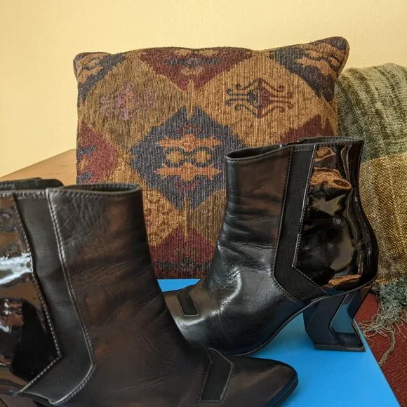 RARE Fluevogs black Slant ankle boots size 6